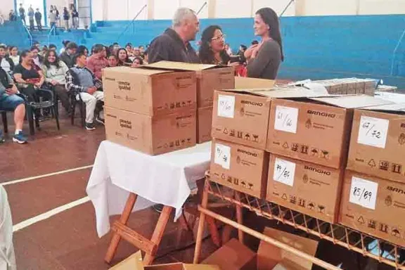 Conectar Igualdad: alumnos de la CEP N° 16 y la Escuela Agrotécnica ...