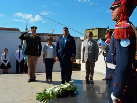 A 35 años de su muerte, Santo Tomé honró al Teniente General Isidro ...