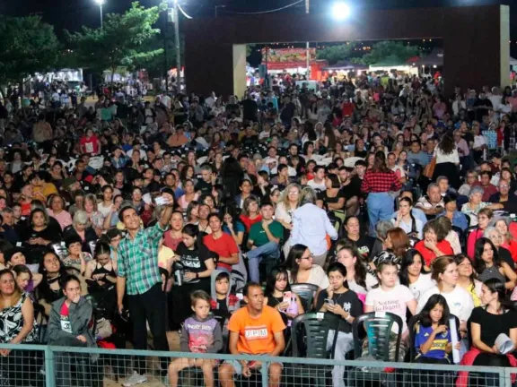 El Indio Rojas, La Delio Valdez y Los Núñez hicieron vibrar la Costanera | Diario Noticias De La ...